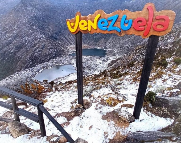 Las montañas de Mérida despiertan cubiertas de nieve