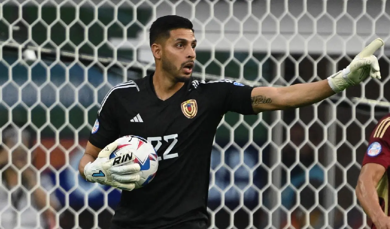 Rafael Romo responde a los periodistas mexicanos